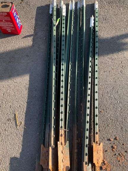Lot of Eleven 5.5-Foot Metal T-Posts for Fencing - Hash Auctions