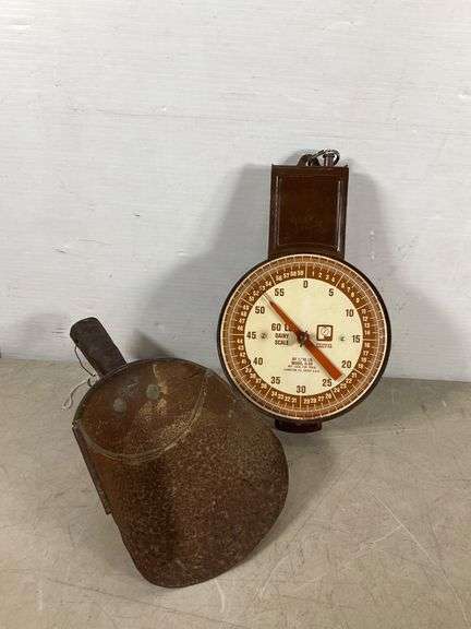 60 LB Dairy Scale with Metal Grain Scoop - Hash Auctions