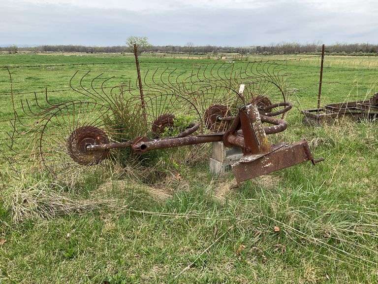 4-wheel Hay Rake. 3-point Hitch type. - Hash Auctions