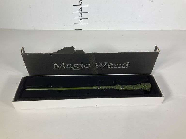 Green Textured Magic Wand with Original Box - Hash Auctions