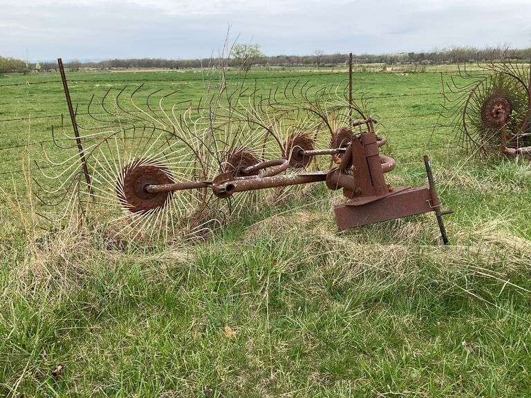 4-wheel Hay Rake. 3-point Hitch type. - Hash Auctions