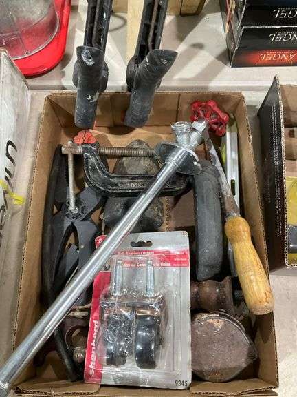 Assorted Hand Tools, Fixtures, and Accessories - Hash Auctions