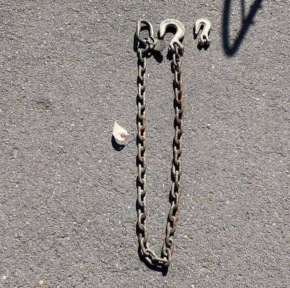 4-Foot Chain with Attached Hook and Additional Loose Hook - Hash Auctions