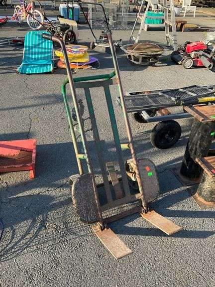 Feed Bag Pallet Hand Truck with Green Handles - Hash Auctions
