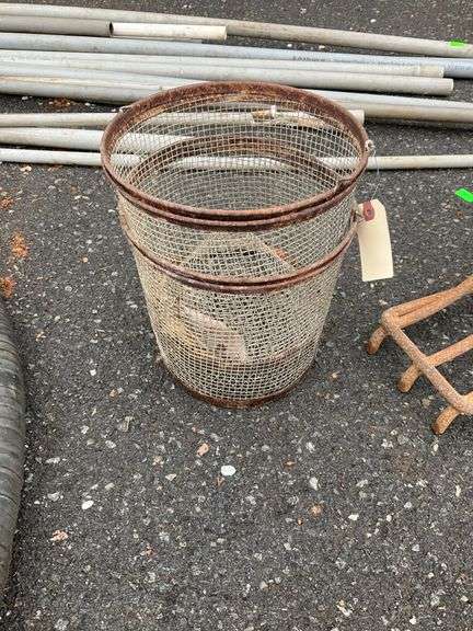 Metal Minnow Trap with Rusted Finish - Hash Auctions