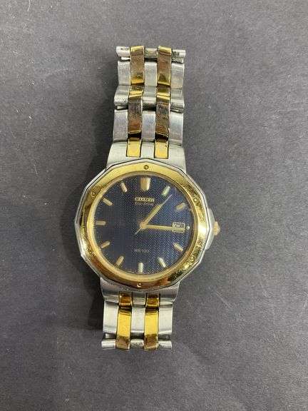 Men's Two Tone Citzen's Wrist Watch, running - Hash Auctions
