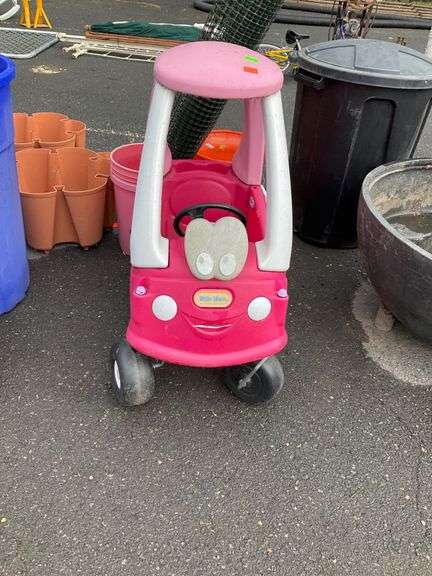 Little Tikes Foot-Powered Ride-On Car with Pink and White Design - Hash ...