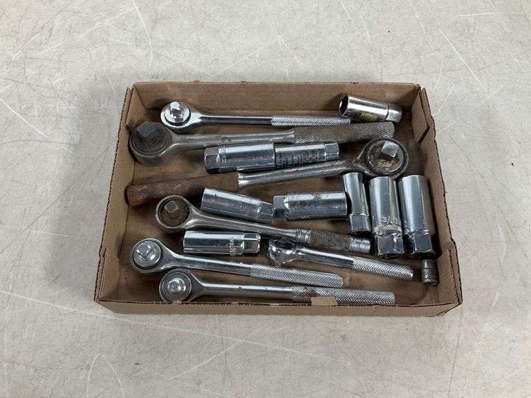 Assorted Ratchets and Sockets Including Stanley and Craftsman - Hash Auctions