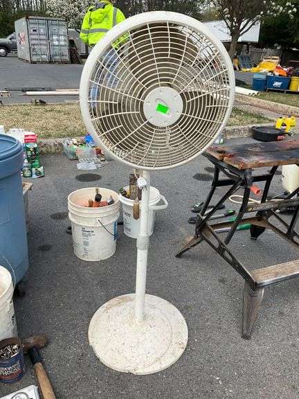 3-Speed Oscillating Floor Fan with Damaged Neck and Brackets - Hash ...