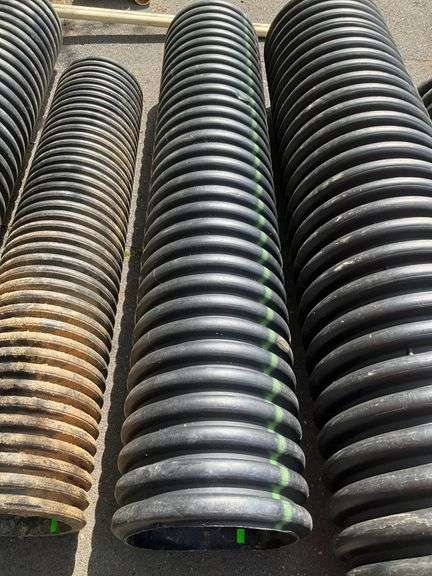 6ft 11in Corrugated Black Drain Pipe - Hash Auctions