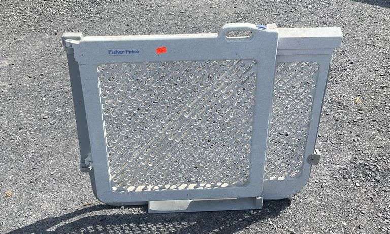 Fisher-Price 24-Inch Plastic Safety Gate - Hash Auctions