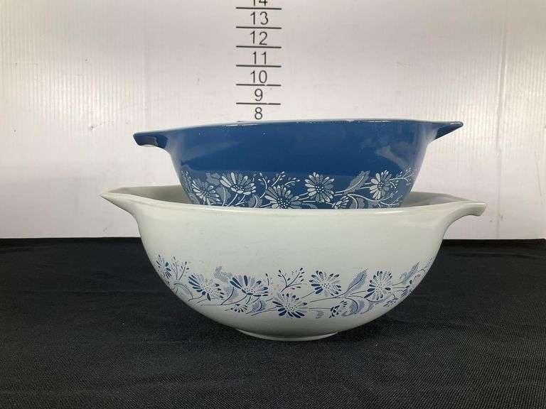 Set of 2 Pyrex Mixing Bowls with Blue and White Floral Pattern - Hash ...