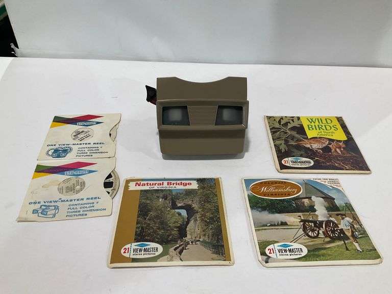 View-Master Viewer with Assorted Reel Booklets - Hash Auctions