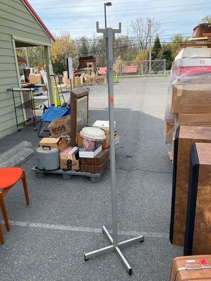 Metal Display Stand With Four-Pronged Base, 69 Inches Tall - Hash Auctions