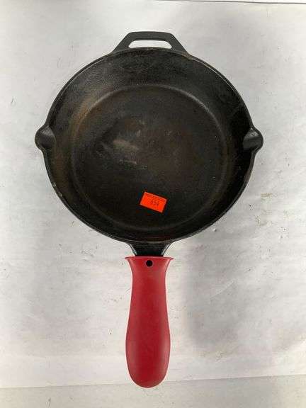 Cast Iron Skillet with Red Silicone Handle by Cuisinel - Hash Auctions