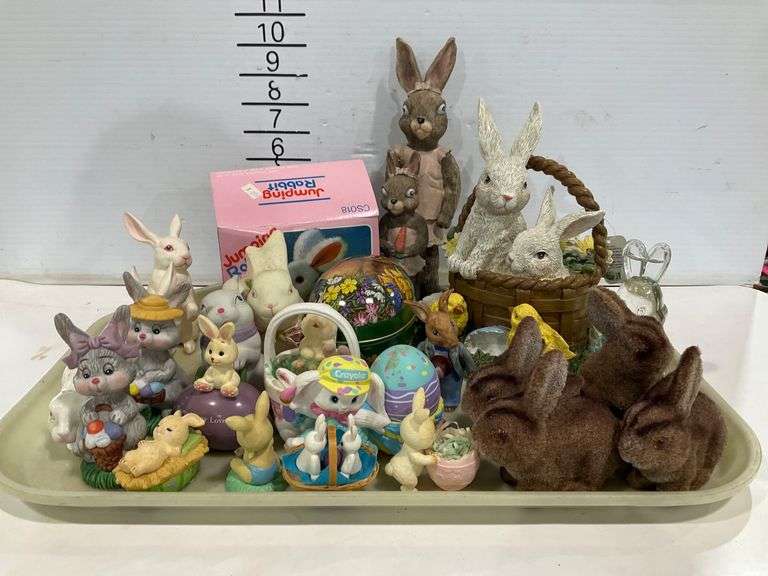 Assorted Rabbit Figurines and Decorative Easter Items - Hash Auctions