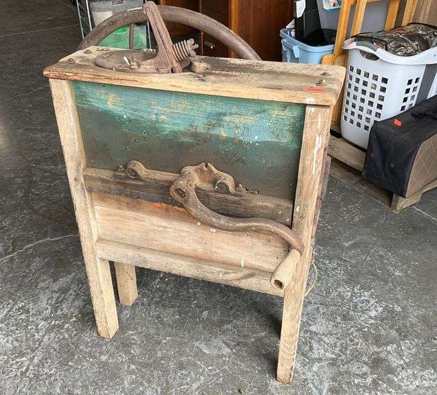 Early Manual Single Ear Corn Sheller with Hand Crank - Hash Auctions