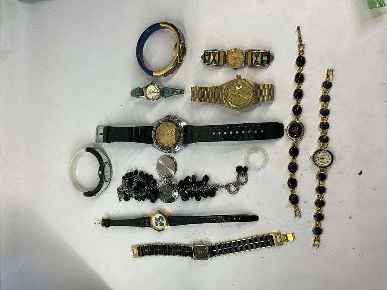 11 wrist watches - Hash Auctions
