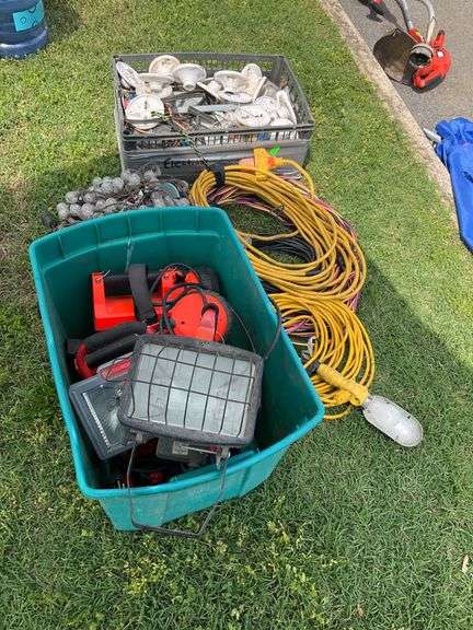 Mixed Lot of Electrical Components and Lighting Equipment - Hash Auctions