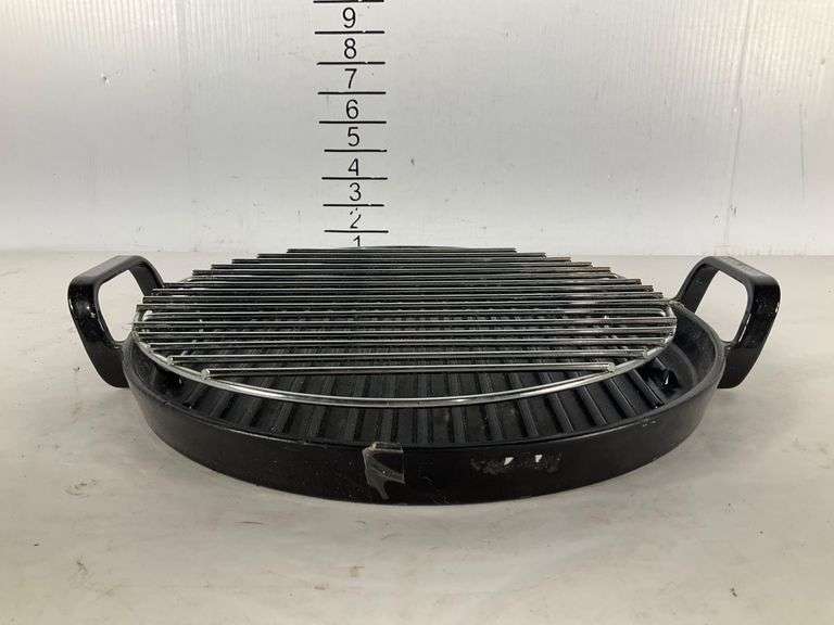 Round Metal Grill Pan with Handles and Removable Grate - Hash Auctions