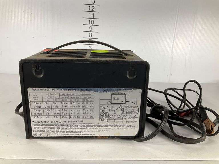Sears 6 Amp/2 Amp 12 Volt Battery Charger with Carry Handle - Hash Auctions