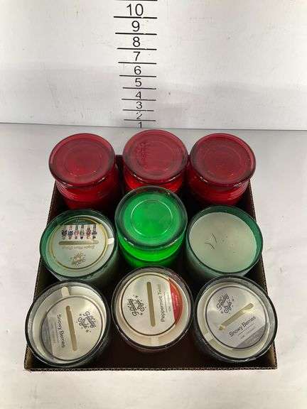 Holiday-Themed Scented Candles in Glass Jars - Hash Auctions