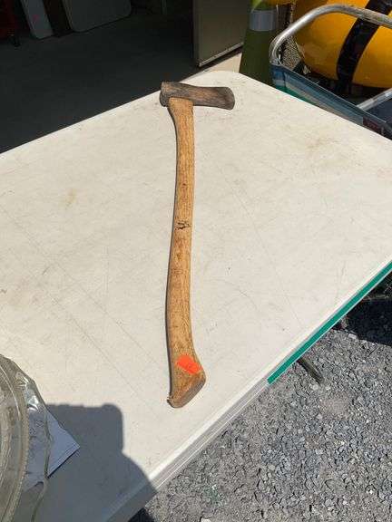 Craftsman Axe with Long Handle - Hash Auctions