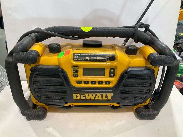 DeWalt DC012 Work Site Charger Radio - Hash Auctions