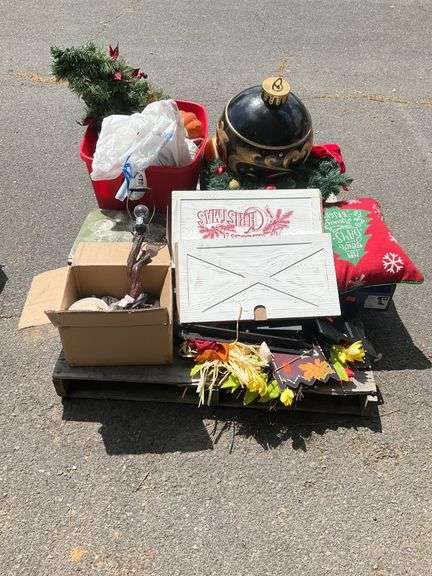 Mixed Pallet Lot with Seasonal Decorations and Assorted Items - Hash ...