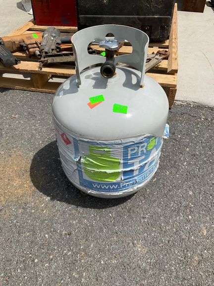 Propane Tank with Valve and Protective Collar - Hash Auctions