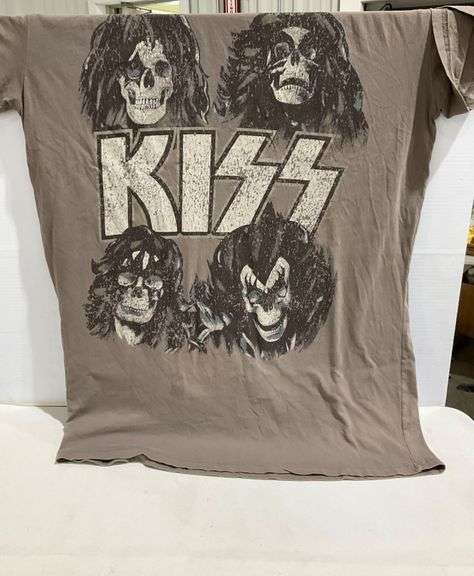 Small Brown Graphic T-Shirt Featuring KISS Skull Artwork - Hash Auctions