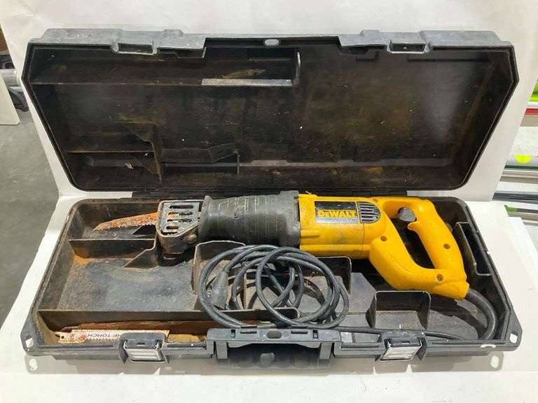 DeWalt Reciprocating Saw with Hard Plastic Case - Hash Auctions