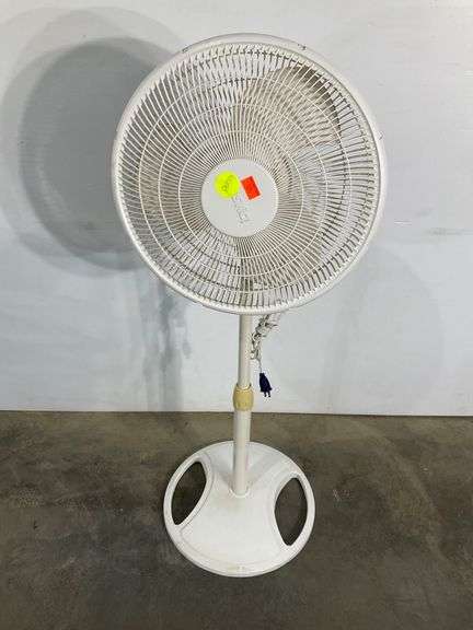 White Lasko Adjustable Stand Fan With Circular Base - Hash Auctions