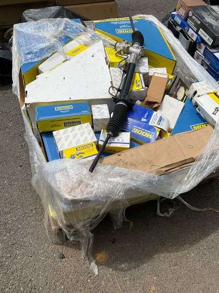 Mixed Pallet Lot of Used and New Auto Parts - Hash Auctions