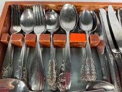 Oneida Stainless Steel Flatware Set with Wooden Storage Tray - Hash ...