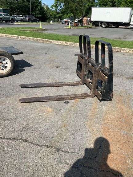 Skid Steer Fork Attachment with Metal Frame and Twin Fork Design - Hash ...