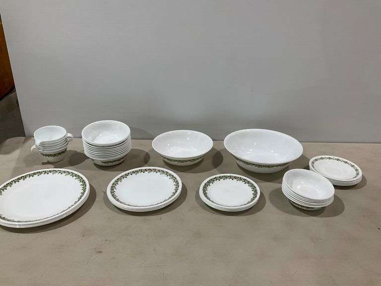 Corelle by Corning Crazy Daisy and Green Macrame Pattern Dinnerware Set ...