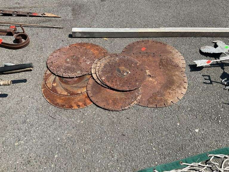 13- Various Saw Blades rusty from shop storage but blades have never ...
