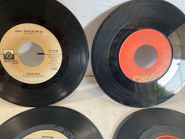 45 RPM Vinyl Records Including Various Artists and Labels - Hash Auctions