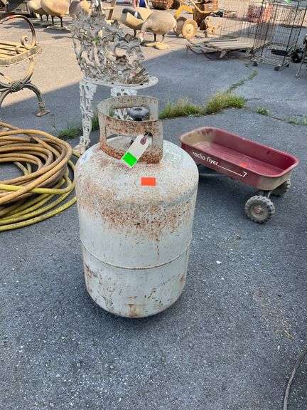 Empty Propane Tank with Valve, 24″H - Hash Auctions