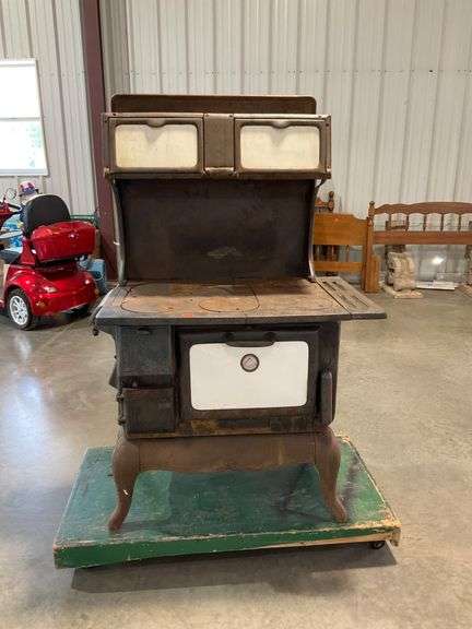 Atlanta Stove Works Cottage-Size Cast Iron Stove with Warming Cabinet ...