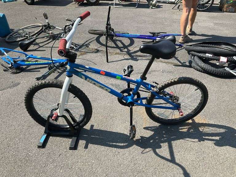 Diamond Back BMX Viper Kids Bike, this bike has been previously used ...