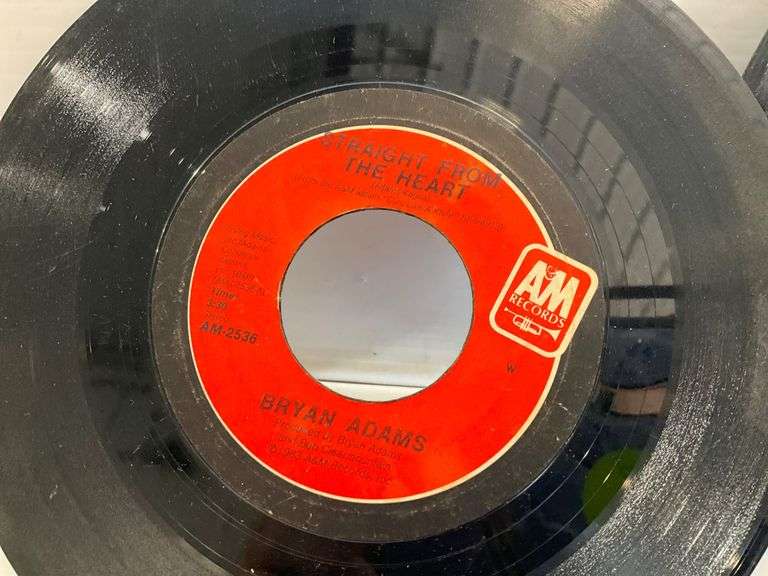 45 RPM Vinyl Records Including Various Artists and Labels - Hash Auctions