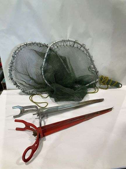 Fishing Nets with Two Metal Fishing Rod Holders - Hash Auctions