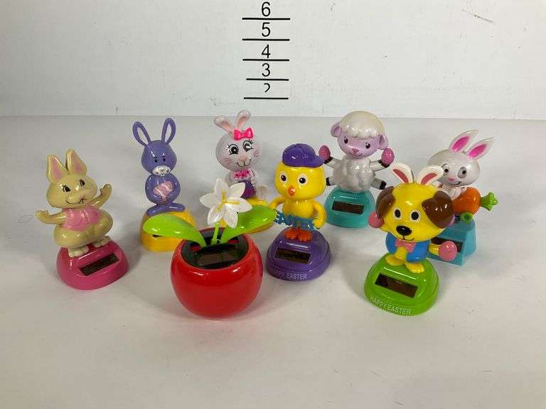 8 Solar-Powered Easter-Themed Figurines - Hash Auctions