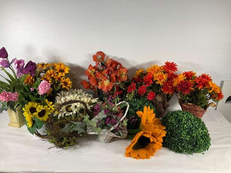 Artificial Flower Arrangements and Decorative Greenery - Hash Auctions