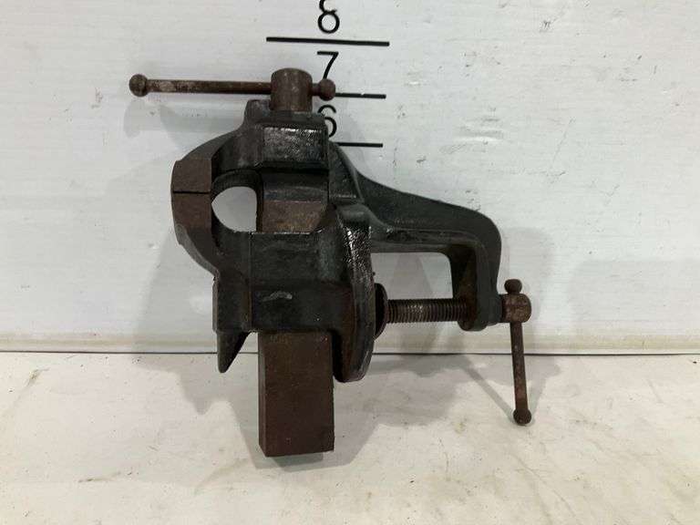 Cast Iron Bench Vise with Integrated Clamp and Screw Adjustment - Hash ...
