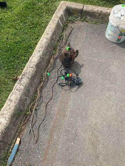 Metal Sculptures and Twisted Rod Decorations - Hash Auctions