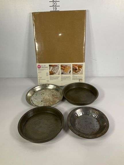 Metal Pie Pans With Branded Imprints and Packaged Wilton Cake Boards ...