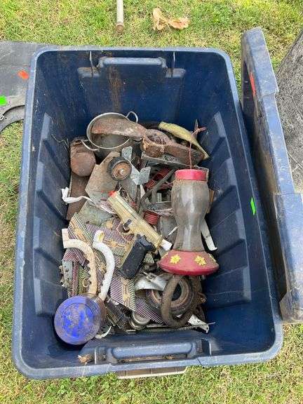 Miscellaneous Items in Plastic Storage Bin - Hash Auctions